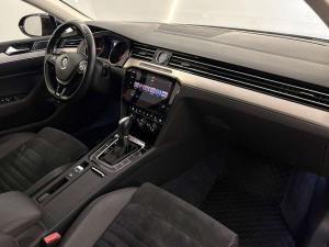 Melns Volkswagen Passat 2018 Marijampole, ar dzinēja tilpumu 1.97 L un nobraukumu 219 tūkst. km par 13950 €, foto 45 vietnē AUTOMOTO.COM.LV