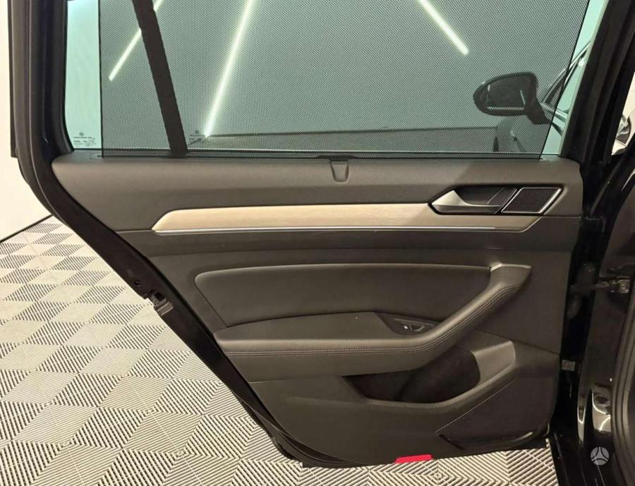 Melns Volkswagen Passat 2018 Marijampole, ar dzinēja tilpumu 1.97 L un nobraukumu 219 tūkst. km par 13950 €, foto 53 vietnē AUTOMOTO.COM.LV
