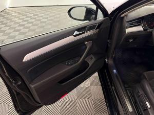 Melns Volkswagen Passat 2018 Marijampole, ar dzinēja tilpumu 1.97 L un nobraukumu 219 tūkst. km par 13950 €, foto 64 vietnē AUTOMOTO.COM.LV