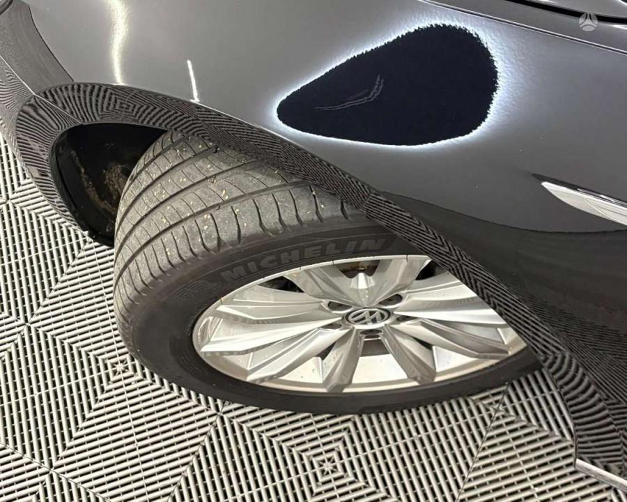 Melns Volkswagen Passat 2018 Marijampole, ar dzinēja tilpumu 1.97 L un nobraukumu 219 tūkst. km par 13950 €, foto 66 vietnē AUTOMOTO.COM.LV