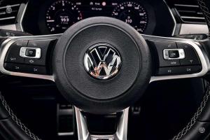 Melns Volkswagen Passat 2018 Marijampole, ar dzinēja tilpumu 1.97 L un nobraukumu 196 tūkst. km par 16577 €, foto 14 vietnē AUTOMOTO.COM.LV