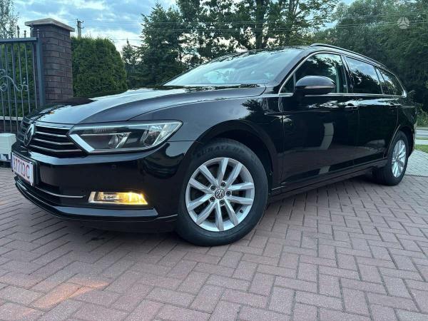 Black Volkswagen Passat 2018 in Kaunas, with an engine capacity of 1.50 L and mileage of 160 thousand km for 12490 €, photo 1 on AUTOMOTO.COM.LV