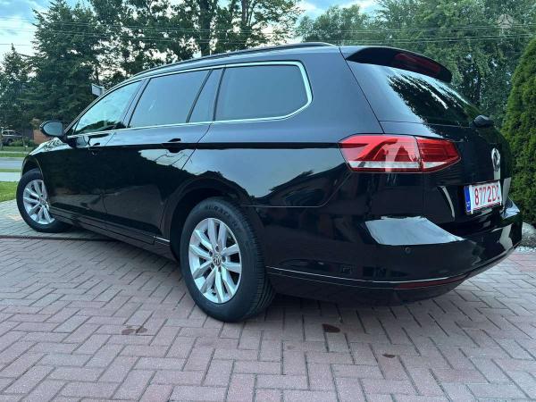 Black Volkswagen Passat 2018 in Kaunas, with an engine capacity of 1.50 L and mileage of 160 thousand km for 12490 €, photo 4 on AUTOMOTO.COM.LV
