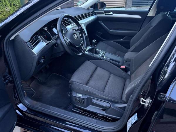 Black Volkswagen Passat 2018 in Kaunas, with an engine capacity of 1.50 L and mileage of 160 thousand km for 12490 €, photo 10 on AUTOMOTO.COM.LV
