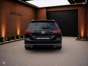 Black Volkswagen Passat 2018 in Marijampole, with an engine capacity of 1.97 L and mileage of 196 thousand km for 16577 €, photo 7 on AUTOMOTO.COM.LV