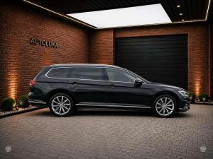 Black Volkswagen Passat 2018 in Marijampole, with an engine capacity of 1.97 L and mileage of 196 thousand km for 16577 €, photo 9 on AUTOMOTO.COM.LV