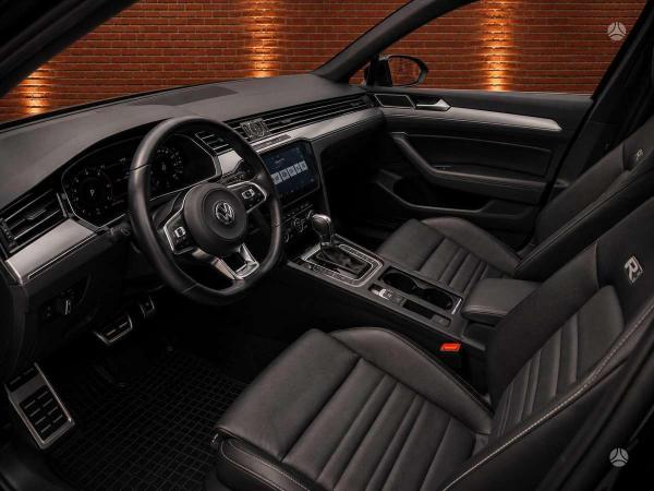 Volkswagen Passat 2018 in Marijampole on AUTOMOTO.COM.LV Black Volkswagen Passat 2018 in Marijampole, with an engine capacity of 1.97 L and mileage of 196 thousand km for 16577 €, photo 11 on AUTOMOTO.COM.LV