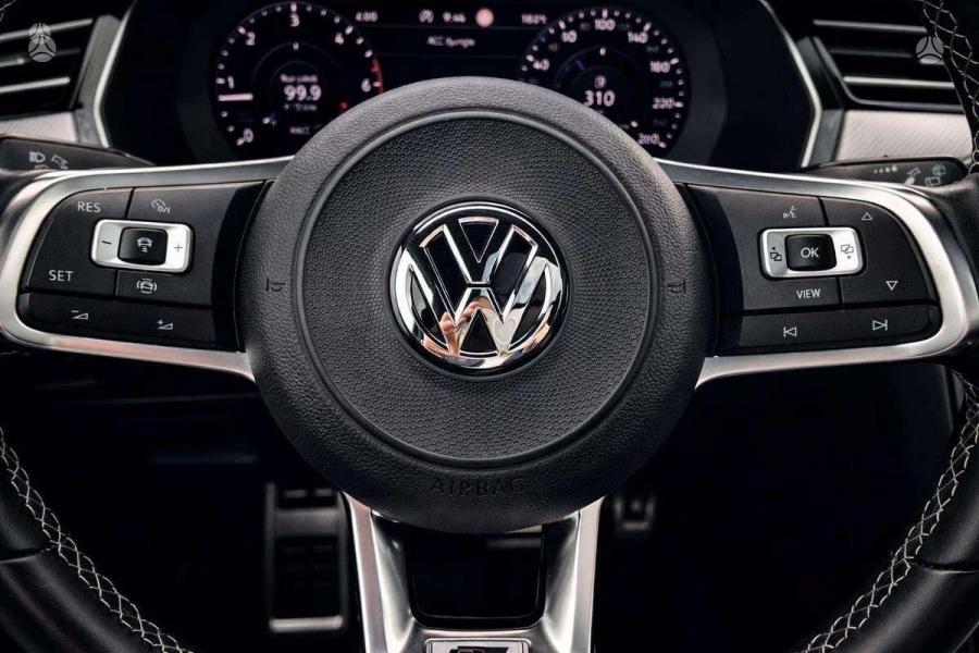 Black Volkswagen Passat 2018 in Marijampole, with an engine capacity of 1.97 L and mileage of 196 thousand km for 16577 €, photo 14 on AUTOMOTO.COM.LV