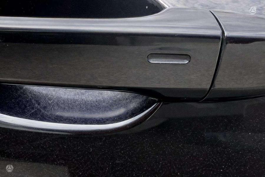 Black Volkswagen Passat 2018 in Marijampole, with an engine capacity of 1.97 L and mileage of 196 thousand km for 16577 €, photo 22 on AUTOMOTO.COM.LV