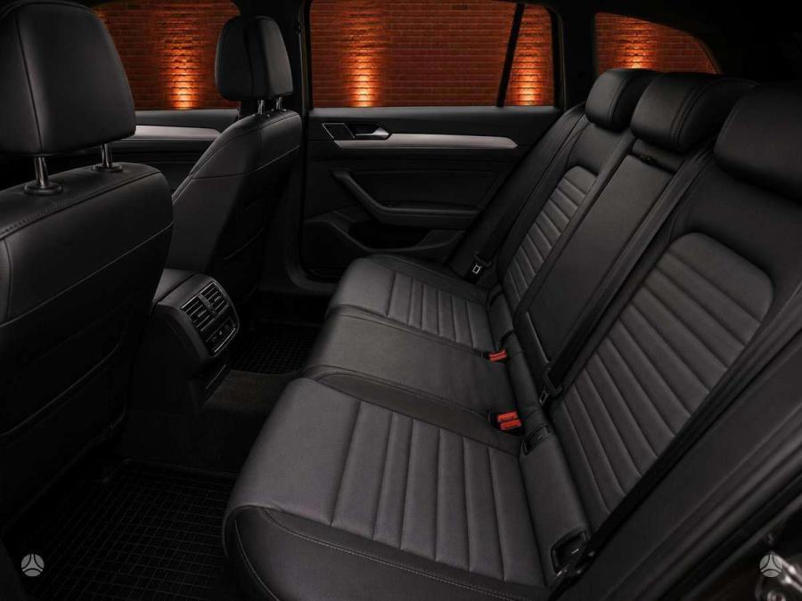 Black Volkswagen Passat 2018 in Marijampole, with an engine capacity of 1.97 L and mileage of 196 thousand km for 16577 €, photo 28 on AUTOMOTO.COM.LV