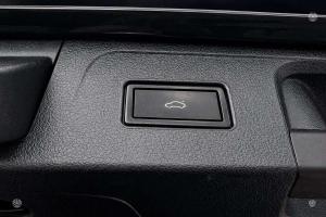 Black Volkswagen Passat 2018 in Marijampole, with an engine capacity of 1.97 L and mileage of 196 thousand km for 16577 €, photo 30 on AUTOMOTO.COM.LV