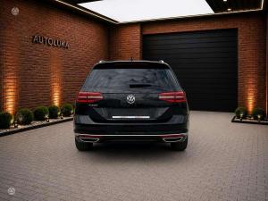 Black Volkswagen Passat 2018 in Marijampole, with an engine capacity of 1.97 L and mileage of 196 thousand km for 16577 €, photo 7 on AUTOMOTO.COM.LV