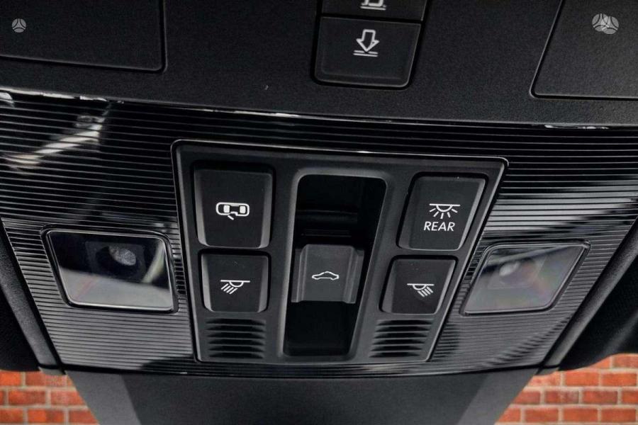 Black Volkswagen Passat 2018 in Marijampole, with an engine capacity of 1.97 L and mileage of 196 thousand km for 16577 €, photo 21 on AUTOMOTO.COM.LV
