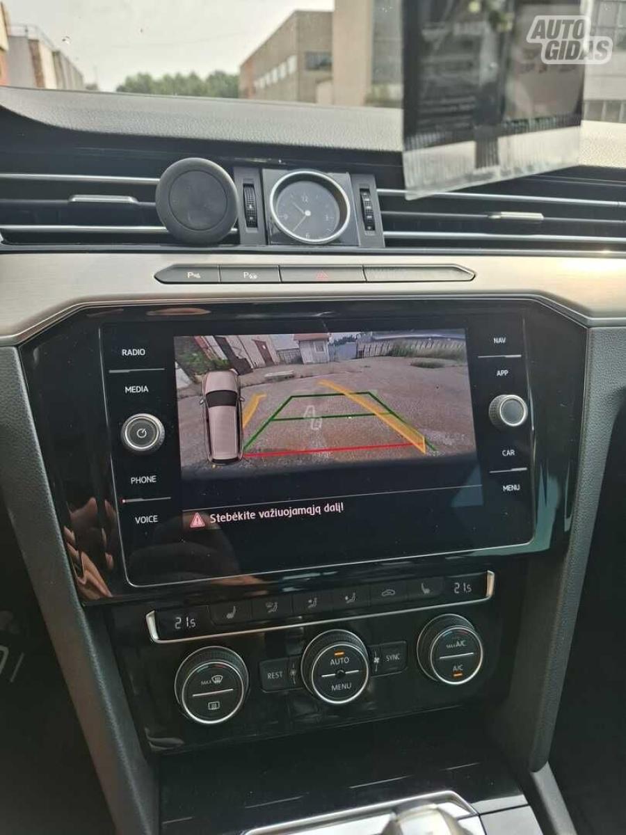 Melns Volkswagen Passat 2018 Panevēža, ar dzinēja tilpumu 2.00 L un nobraukumu 214 tūkst. km par 12500 €, foto 1 vietnē AUTOMOTO.COM.LV