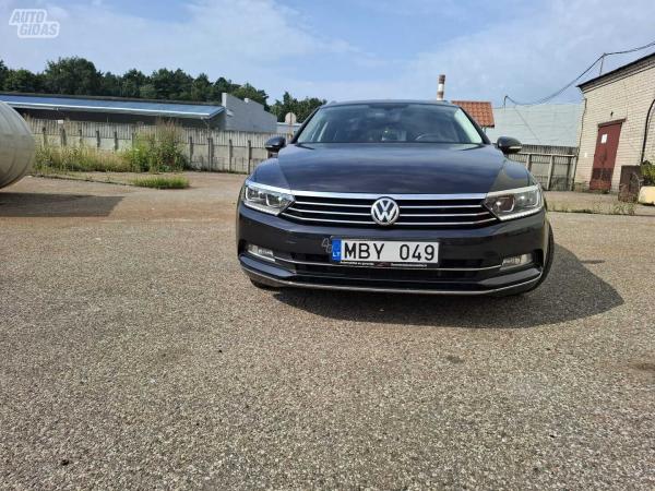 Volkswagen Passat 2018 in Panevezys on AUTOMOTO.COM.LV Black Volkswagen Passat 2018 in Panevezys, with an engine capacity of 2.00 L and mileage of 214 thousand km for 12500 €, photo 5 on AUTOMOTO.COM.LV