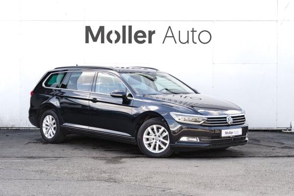 Black Volkswagen Passat 2018 in Riga, with an engine capacity of 2.00 L and mileage of 241 thousand km for 9850 €, photo 3 on AUTOMOTO.COM.LV