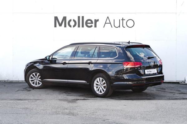Black Volkswagen Passat 2018 in Riga, with an engine capacity of 2.00 L and mileage of 241 thousand km for 9850 €, photo 4 on AUTOMOTO.COM.LV