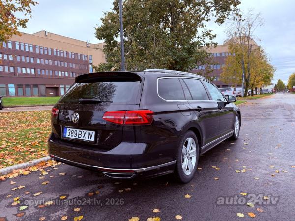 Volkswagen Passat 2018 in Tallinn on AUTOMOTO.COM.LV Black Volkswagen Passat 2018 in Tallinn, with an engine capacity of 2.00 L and mileage of 159 thousand km for 19900 €, photo 11 on AUTOMOTO.COM.LV