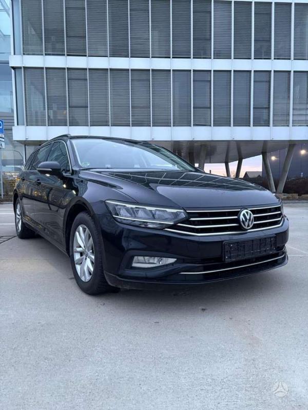 Black Volkswagen Passat 2019 in Vilnius, with an engine capacity of 1.97 L and mileage of 192 thousand km for 15700 €, photo 1 on AUTOMOTO.COM.LV