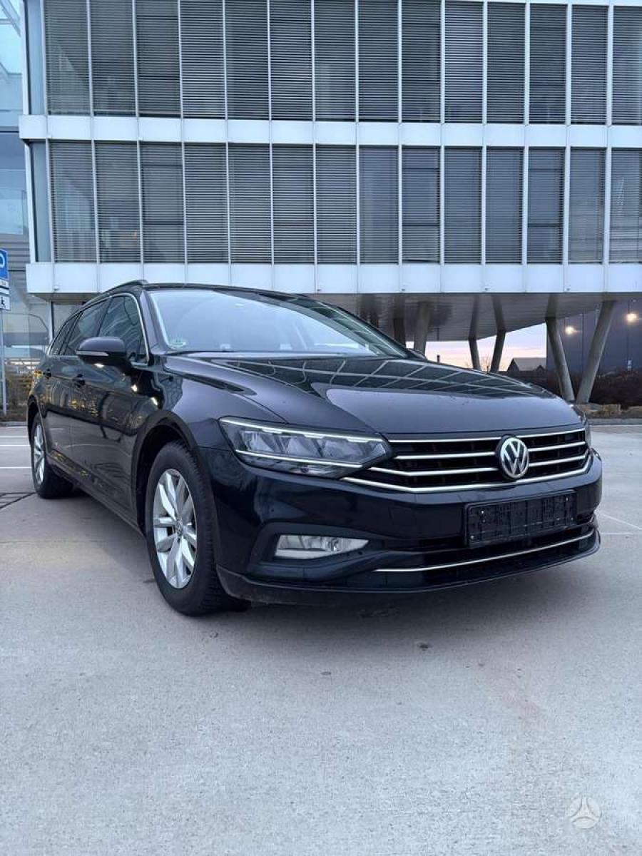 Black Volkswagen Passat 2019 in Vilnius, with an engine capacity of 1.97 L and mileage of 192 thousand km for 15700 €, photo 1 on AUTOMOTO.COM.LV