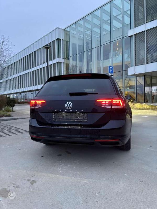 Black Volkswagen Passat 2019 in Vilnius, with an engine capacity of 1.97 L and mileage of 192 thousand km for 15700 €, photo 5 on AUTOMOTO.COM.LV