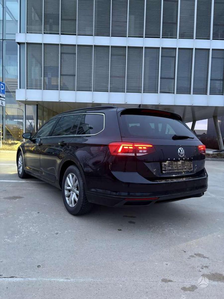 Black Volkswagen Passat 2019 in Vilnius, with an engine capacity of 1.97 L and mileage of 192 thousand km for 15700 €, photo 6 on AUTOMOTO.COM.LV