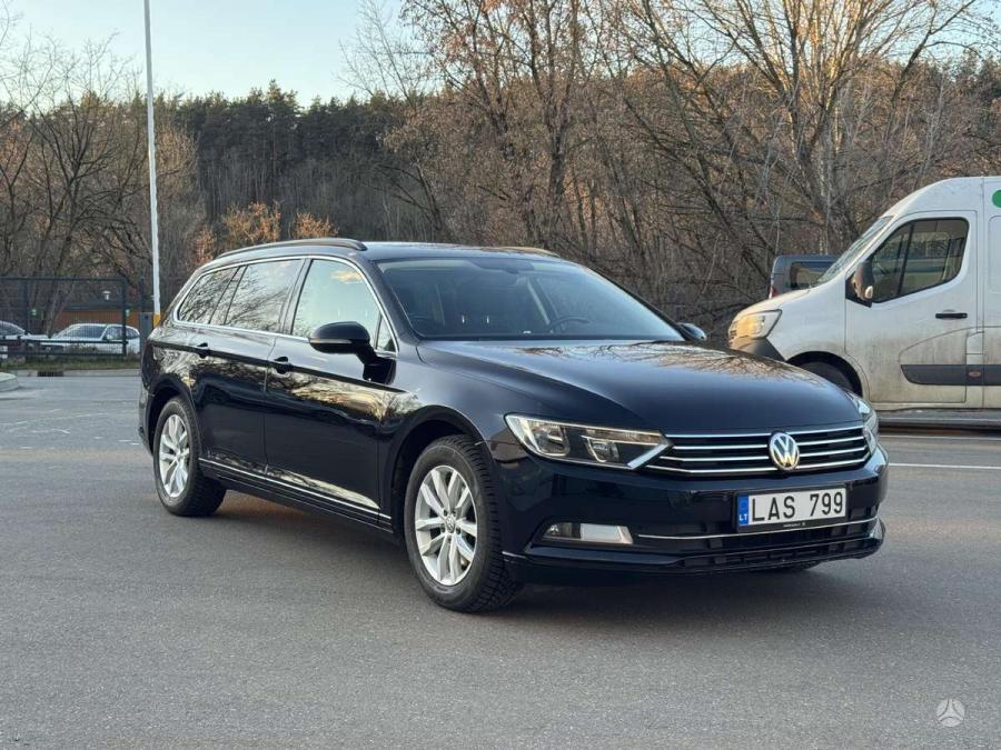 Black Volkswagen Passat 2019 in Vilnius, with an engine capacity of 1.50 L and mileage of 156 thousand km for 15600 €, photo 2 on AUTOMOTO.COM.LV