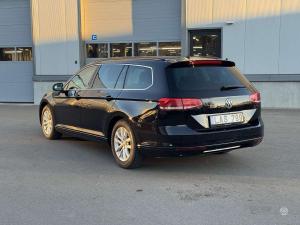 Black Volkswagen Passat 2019 in Vilnius, with an engine capacity of 1.50 L and mileage of 156 thousand km for 15600 €, photo 3 on AUTOMOTO.COM.LV