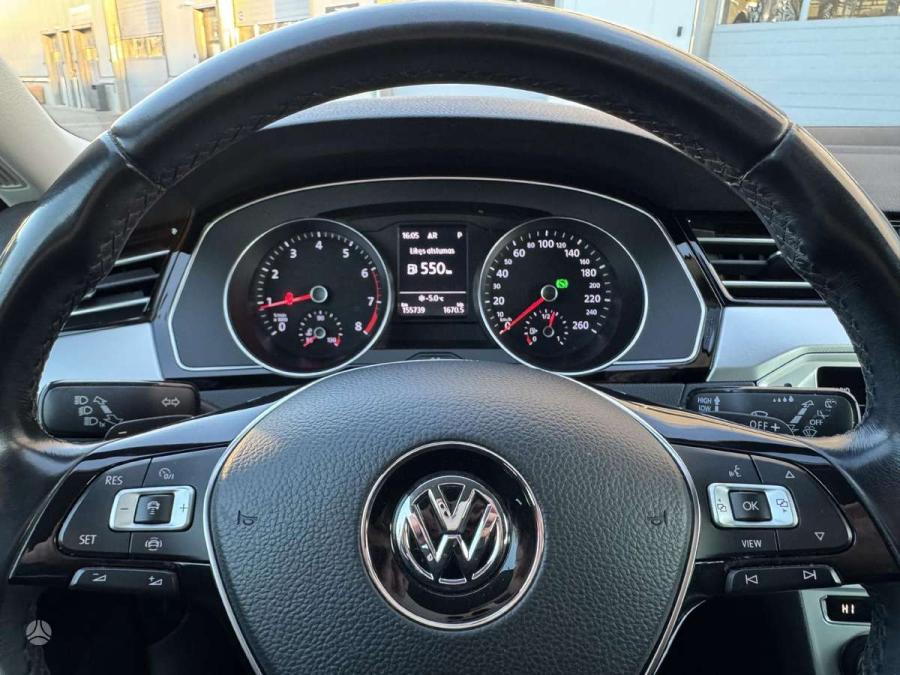 Black Volkswagen Passat 2019 in Vilnius, with an engine capacity of 1.50 L and mileage of 156 thousand km for 15600 €, photo 10 on AUTOMOTO.COM.LV