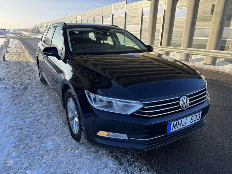 Black Volkswagen Passat 2019 in Marijampole, with an engine capacity of 2.00 L and mileage of 240 thousand km for 9750 €, photo 2 on AUTOMOTO.COM.LV