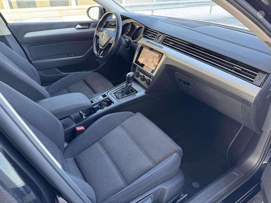 Black Volkswagen Passat 2019 in Marijampole, with an engine capacity of 2.00 L and mileage of 240 thousand km for 9750 €, photo 8 on AUTOMOTO.COM.LV