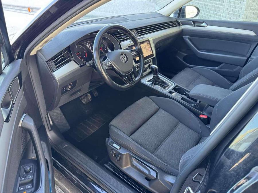 Black Volkswagen Passat 2019 in Marijampole, with an engine capacity of 2.00 L and mileage of 240 thousand km for 9750 €, photo 9 on AUTOMOTO.COM.LV