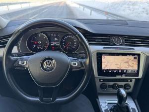 Black Volkswagen Passat 2019 in Marijampole, with an engine capacity of 2.00 L and mileage of 240 thousand km for 9750 €, photo 12 on AUTOMOTO.COM.LV
