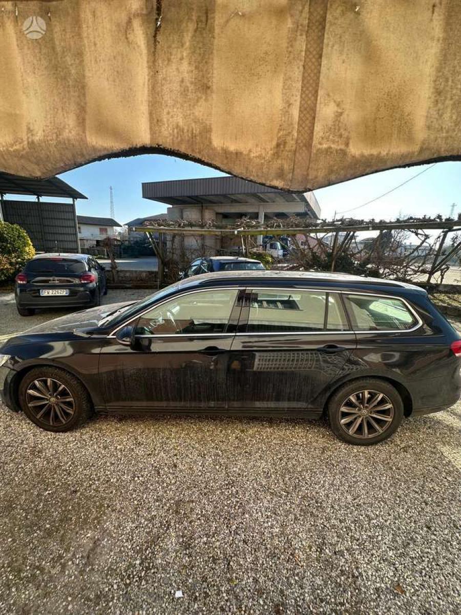 Black Volkswagen Passat 2019 in Kaunas, with an engine capacity of 2.00 L and mileage of 280 thousand km for 9750 €, photo 2 on AUTOMOTO.COM.LV