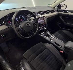 Melns Volkswagen Passat 2019 Marijampole, ar dzinēja tilpumu 1.97 L un nobraukumu 295 tūkst. km par 12450 €, foto 2 vietnē AUTOMOTO.COM.LV