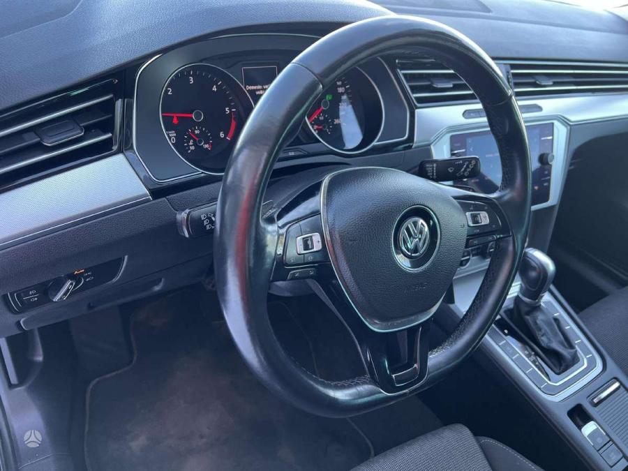 Black Volkswagen Passat 2019 in Siauliai, with an engine capacity of 1.97 L and mileage of 198 thousand km for 10400 €, photo 12 on AUTOMOTO.COM.LV
