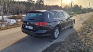 Black Volkswagen Passat 2019 in Kaunas, with an engine capacity of 2.00 L and mileage of 148 thousand km for 15600 €, photo 4 on AUTOMOTO.COM.LV