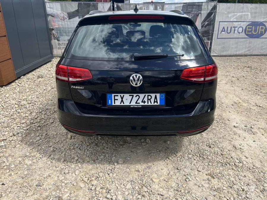 Black Volkswagen Passat 2019 in Kaunas, with an engine capacity of 1.97 L and mileage of 193 thousand km for 12000 €, photo 8 on AUTOMOTO.COM.LV