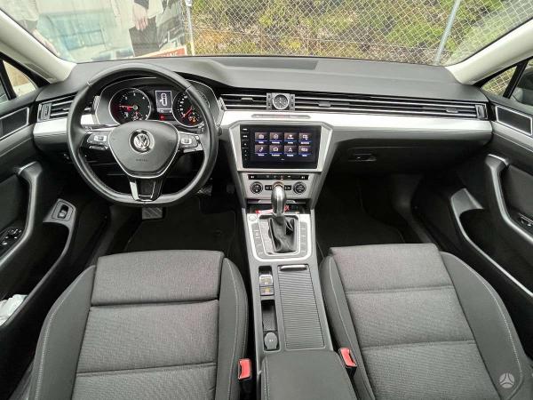 Black Volkswagen Passat 2019 in Kaunas, with an engine capacity of 1.97 L and mileage of 193 thousand km for 12000 €, photo 9 on AUTOMOTO.COM.LV