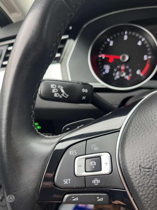 Black Volkswagen Passat 2019 in Kaunas, with an engine capacity of 1.97 L and mileage of 193 thousand km for 12000 €, photo 10 on AUTOMOTO.COM.LV