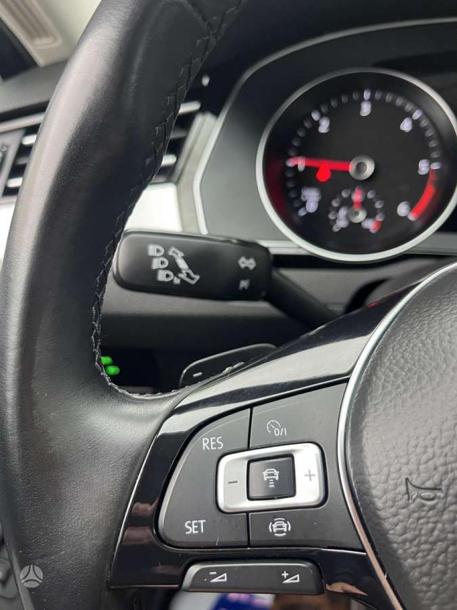 Black Volkswagen Passat 2019 in Kaunas, with an engine capacity of 1.97 L and mileage of 193 thousand km for 12000 €, photo 11 on AUTOMOTO.COM.LV
