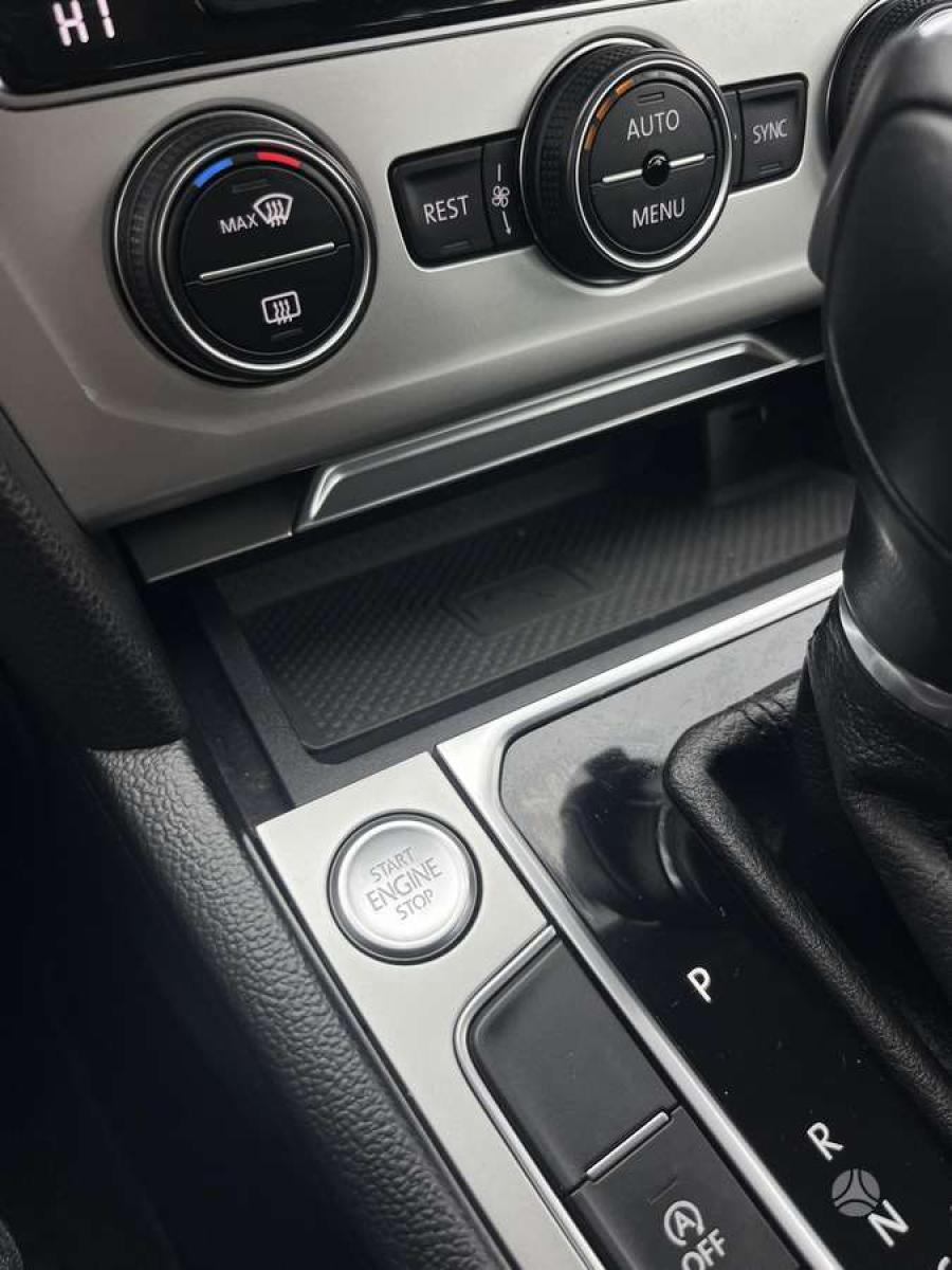 Black Volkswagen Passat 2019 in Kaunas, with an engine capacity of 1.97 L and mileage of 193 thousand km for 12000 €, photo 14 on AUTOMOTO.COM.LV