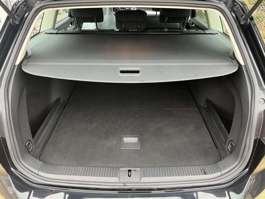 Black Volkswagen Passat 2019 in Kaunas, with an engine capacity of 1.97 L and mileage of 193 thousand km for 12000 €, photo 18 on AUTOMOTO.COM.LV
