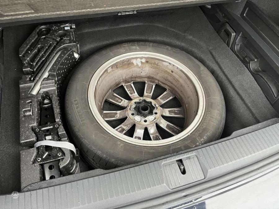 Black Volkswagen Passat 2019 in Kaunas, with an engine capacity of 1.97 L and mileage of 193 thousand km for 12000 €, photo 19 on AUTOMOTO.COM.LV