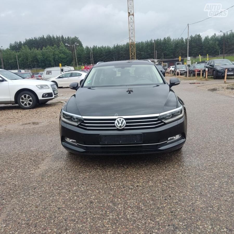 Black Volkswagen Passat 2019 in Vilnius, with an engine capacity of 1.50 L and mileage of 228 thousand km for 8500 €, photo 3 on AUTOMOTO.COM.LV
