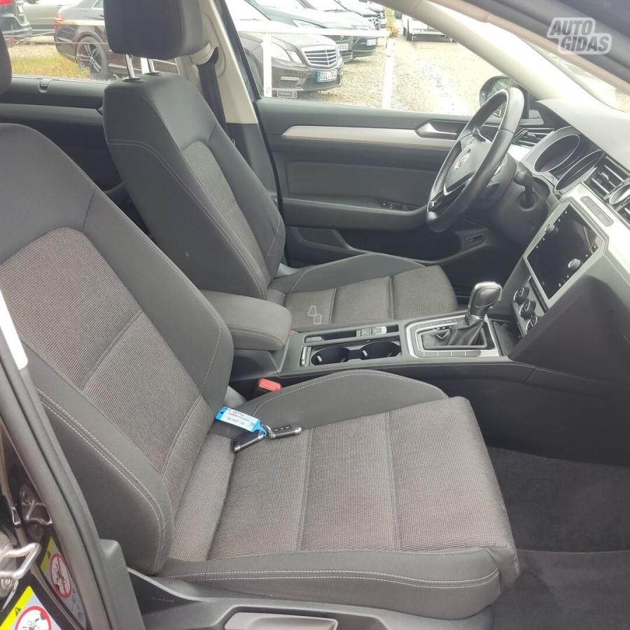 Black Volkswagen Passat 2019 in Vilnius, with an engine capacity of 1.50 L and mileage of 228 thousand km for 8500 €, photo 10 on AUTOMOTO.COM.LV
