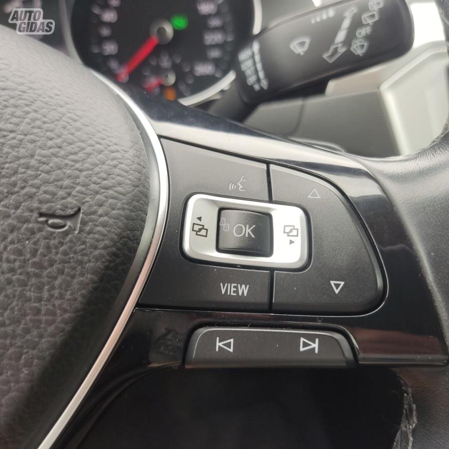 Black Volkswagen Passat 2019 in Vilnius, with an engine capacity of 1.50 L and mileage of 228 thousand km for 8500 €, photo 12 on AUTOMOTO.COM.LV