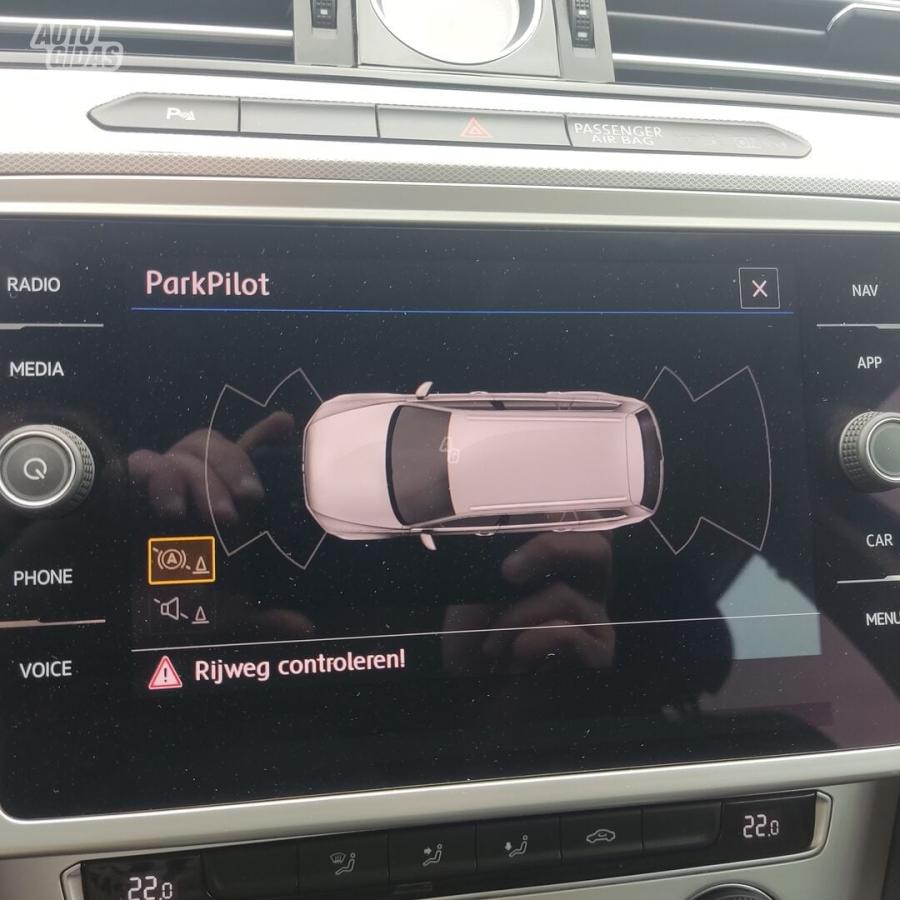 Black Volkswagen Passat 2019 in Vilnius, with an engine capacity of 1.50 L and mileage of 228 thousand km for 8500 €, photo 14 on AUTOMOTO.COM.LV