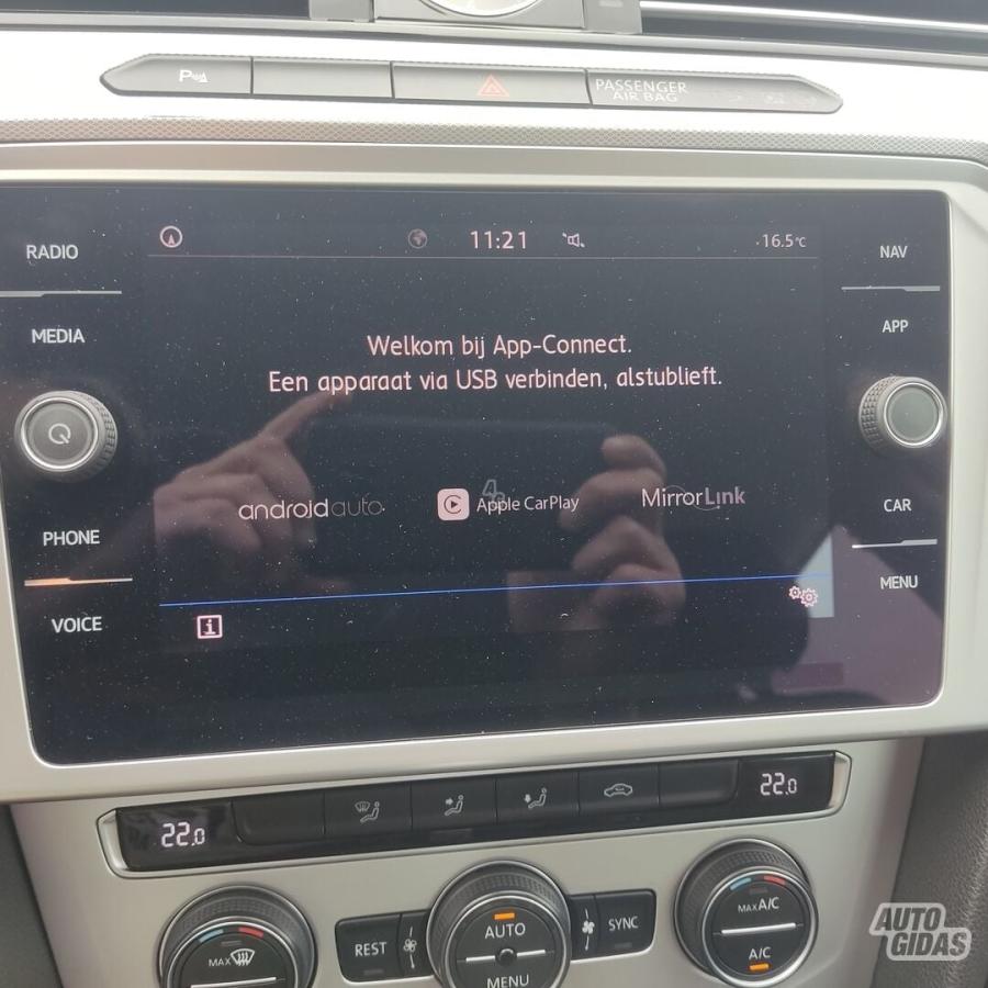 Black Volkswagen Passat 2019 in Vilnius, with an engine capacity of 1.50 L and mileage of 228 thousand km for 8500 €, photo 16 on AUTOMOTO.COM.LV