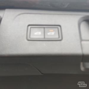 Black Volkswagen Passat 2019 in Vilnius, with an engine capacity of 1.50 L and mileage of 228 thousand km for 8500 €, photo 23 on AUTOMOTO.COM.LV
